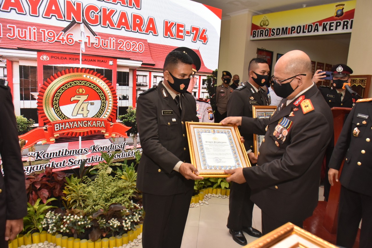 Aipda Abdul Gafur, Sang Pencipta Pustaka Keliling Dan Rumah Baca Itu ...