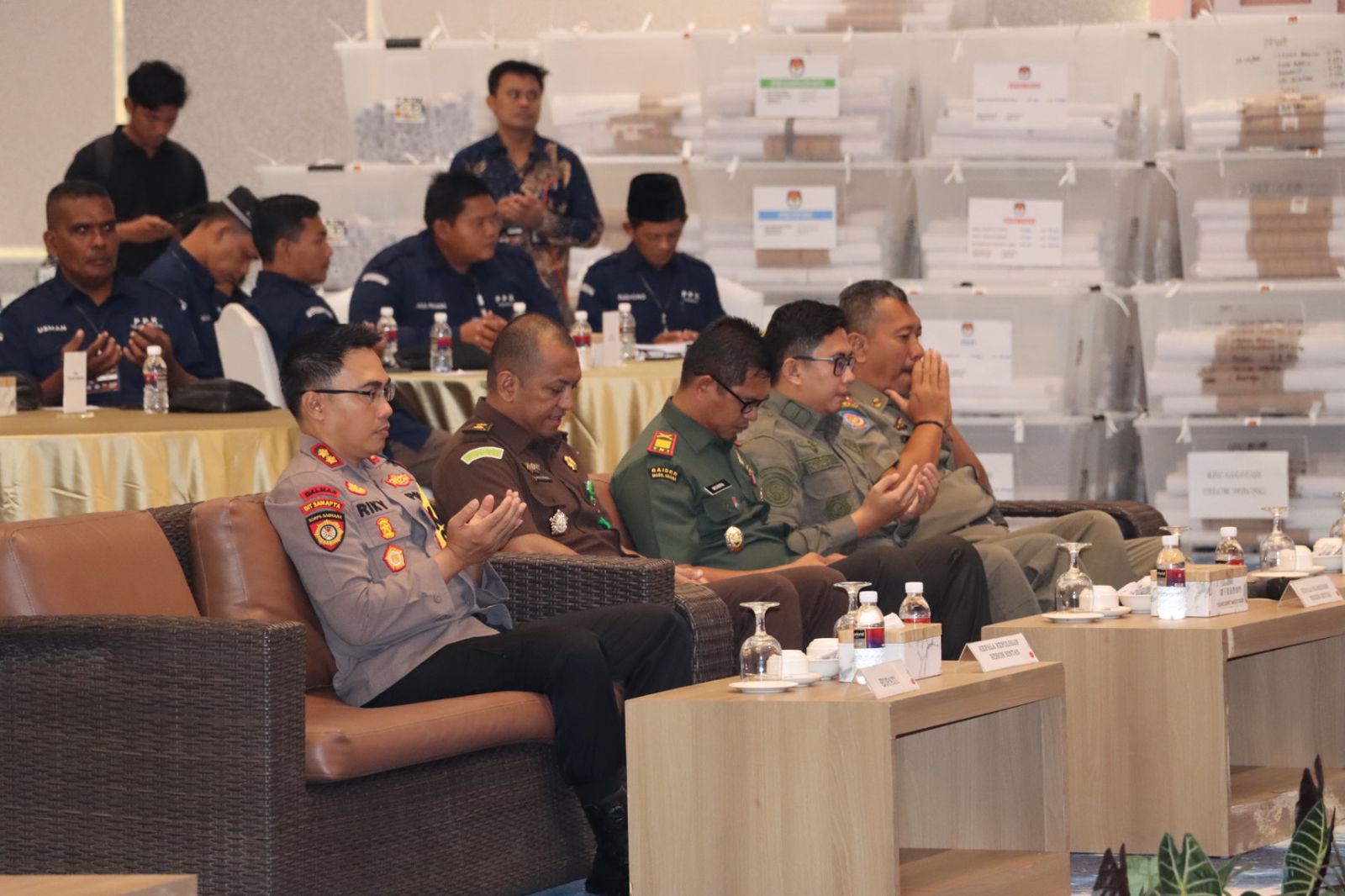 Rekapitulasi Perolehan Suara Tingkat Kabupaten Bintan, Polisi Beri ...