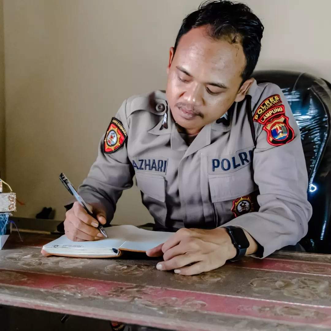 Kisah Briptu Muhammad Alim Al Azhari, Polisi Penulis Novel dari Polres ...